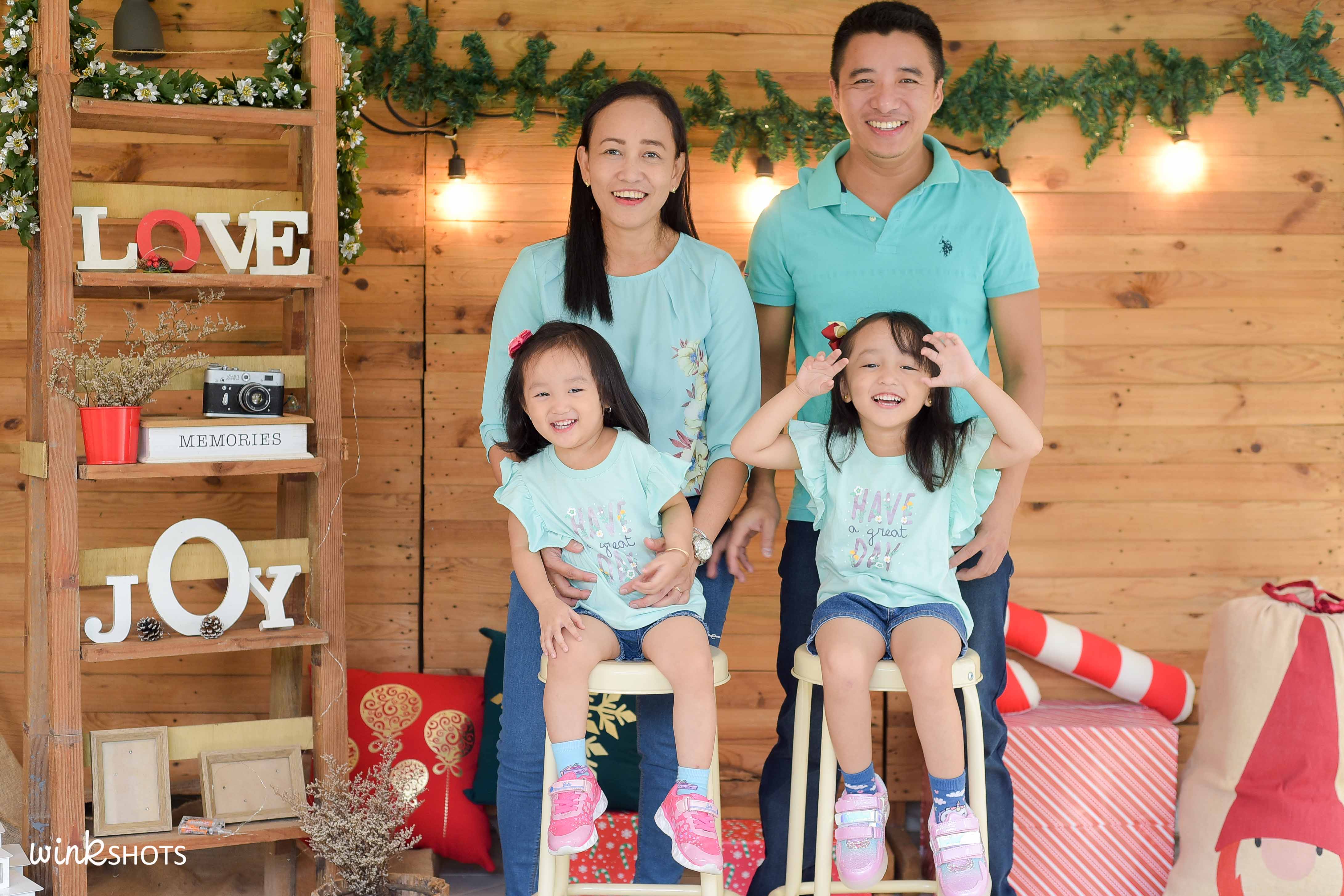 Family Christmas Photoshoot | Cavite – Winkshots – Wedding & Events ...